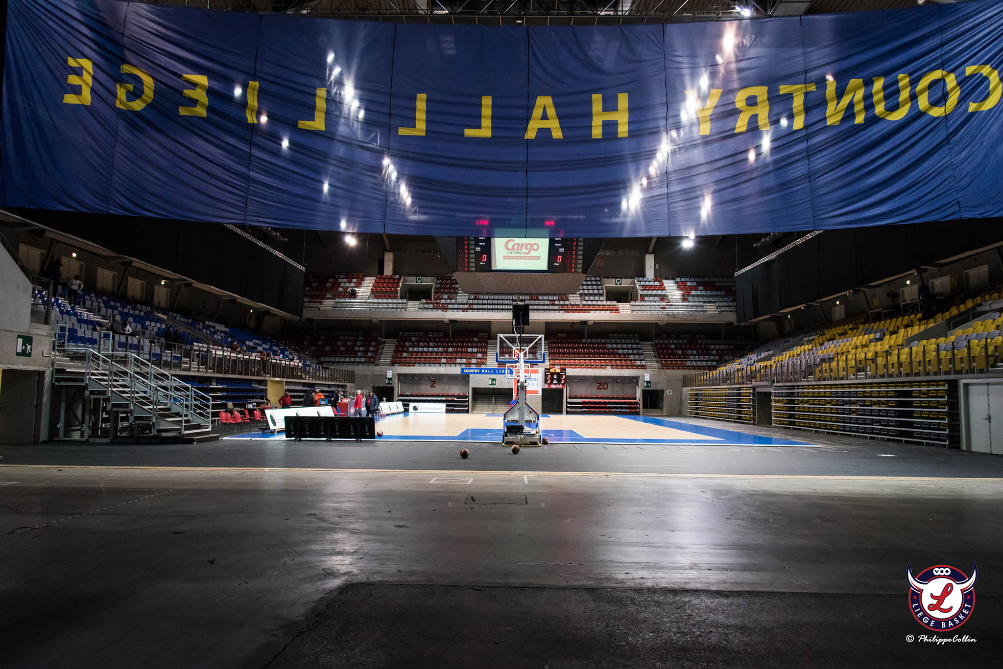 Le Country Hall plein comme un oeuf pour le retour des Liégeois ...
