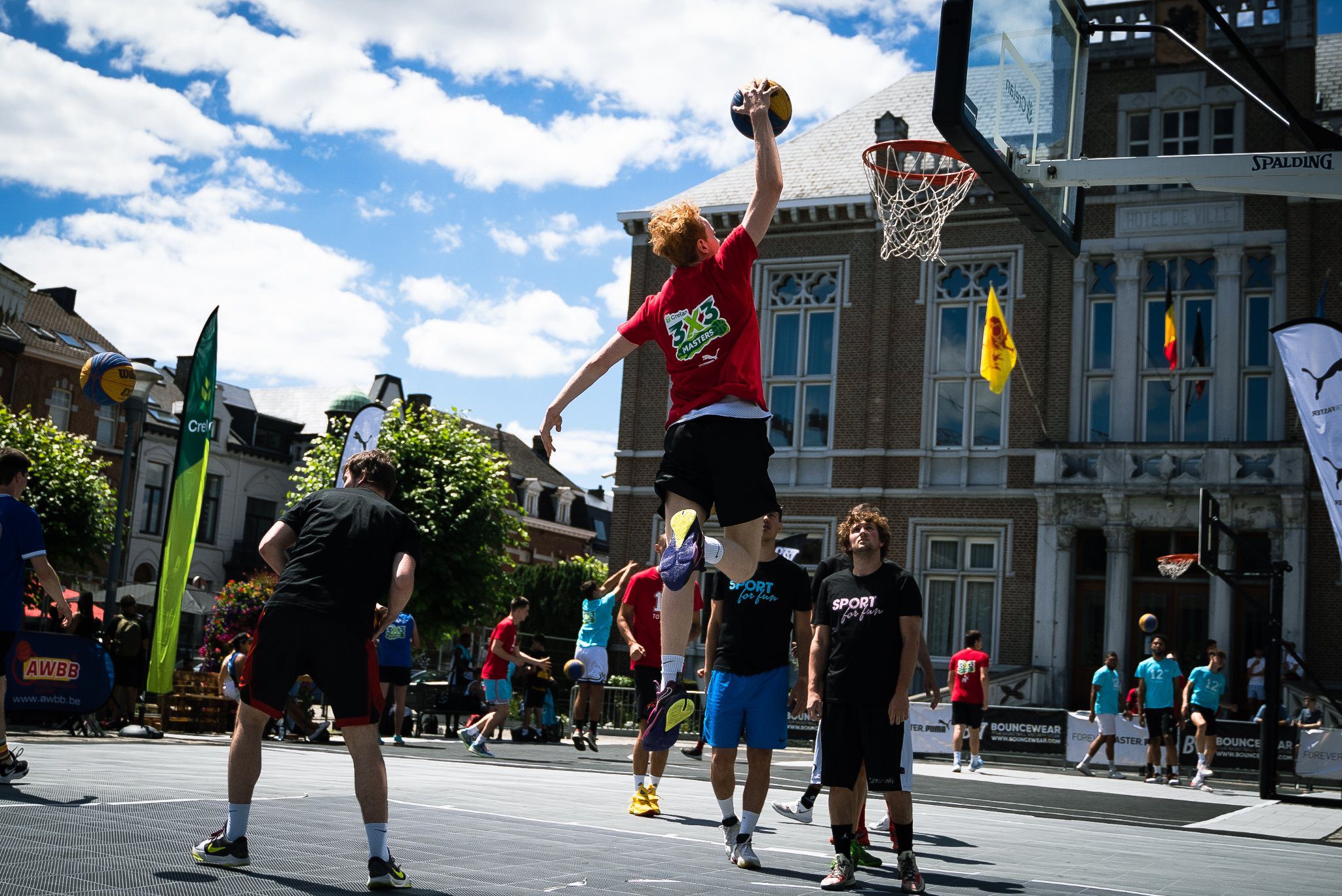 "La place des Tilleuls est un lieu mythique de par sa localisation et ...